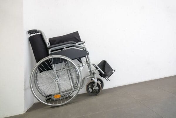 How to Collapse a Wheelchair | Yveelt Medical